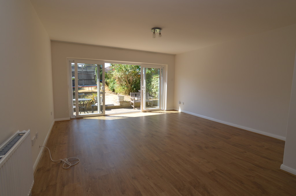 3 bed detached house to rent in Old Farm Road East, Sidcup | Drewery ...