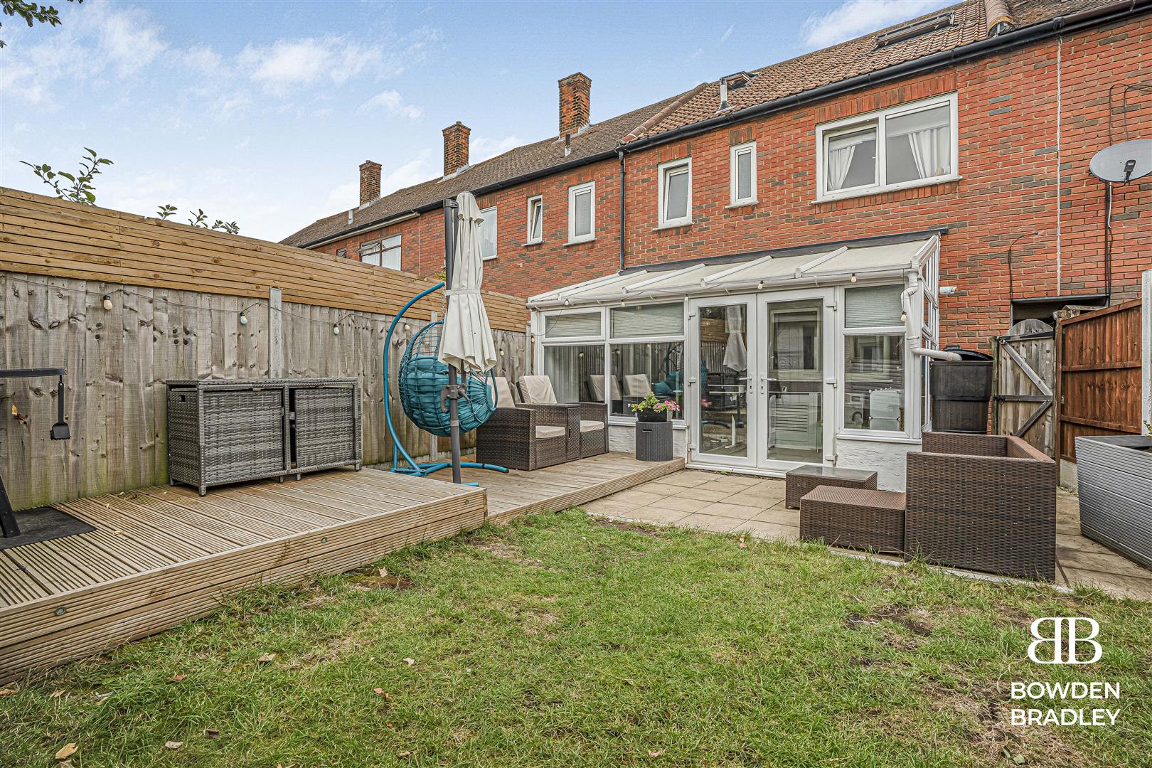 2 bed terraced house for sale in Manford Way, Chigwell, IG7 (ref ...