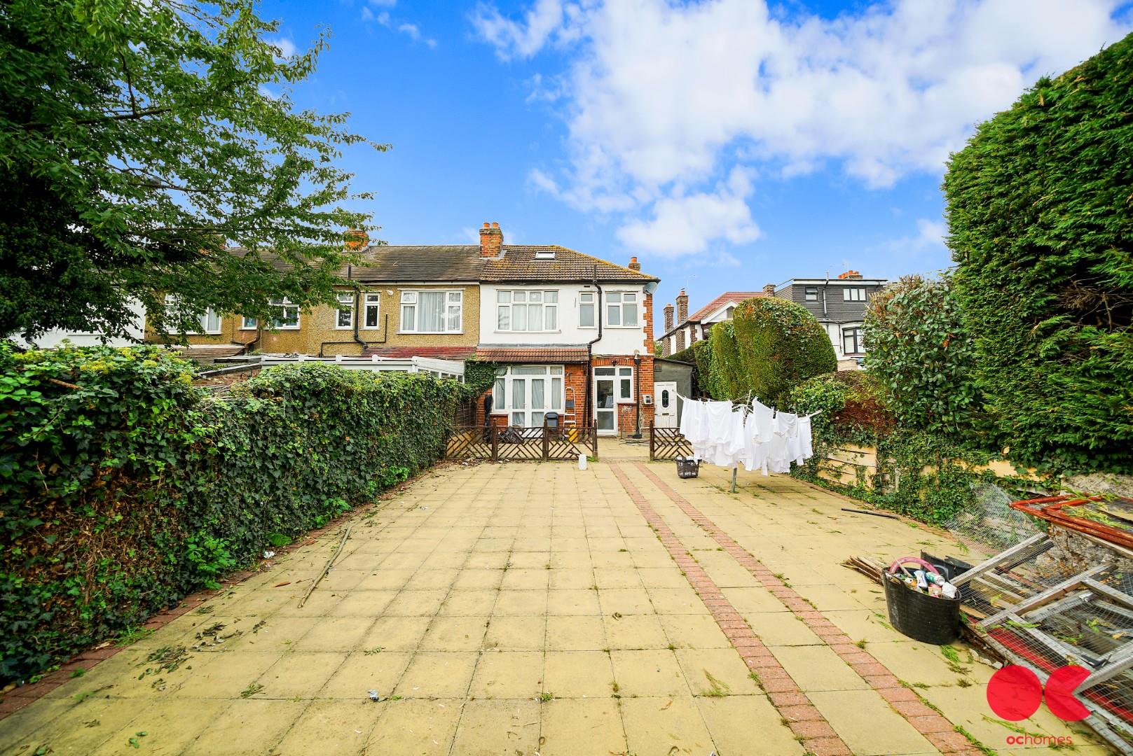 3 Bed End Of Terrace House For Sale In Spearpoint Gardens Ilford Ig2