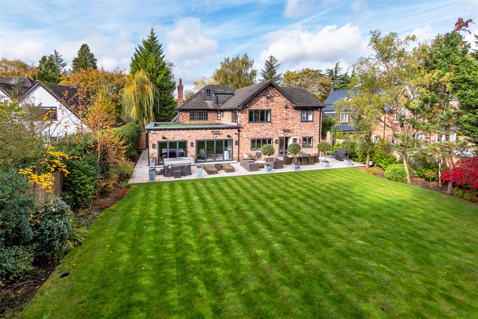 5 bed detached house to rent in Carrwood, Hale Barns, Altrincham (ref ...