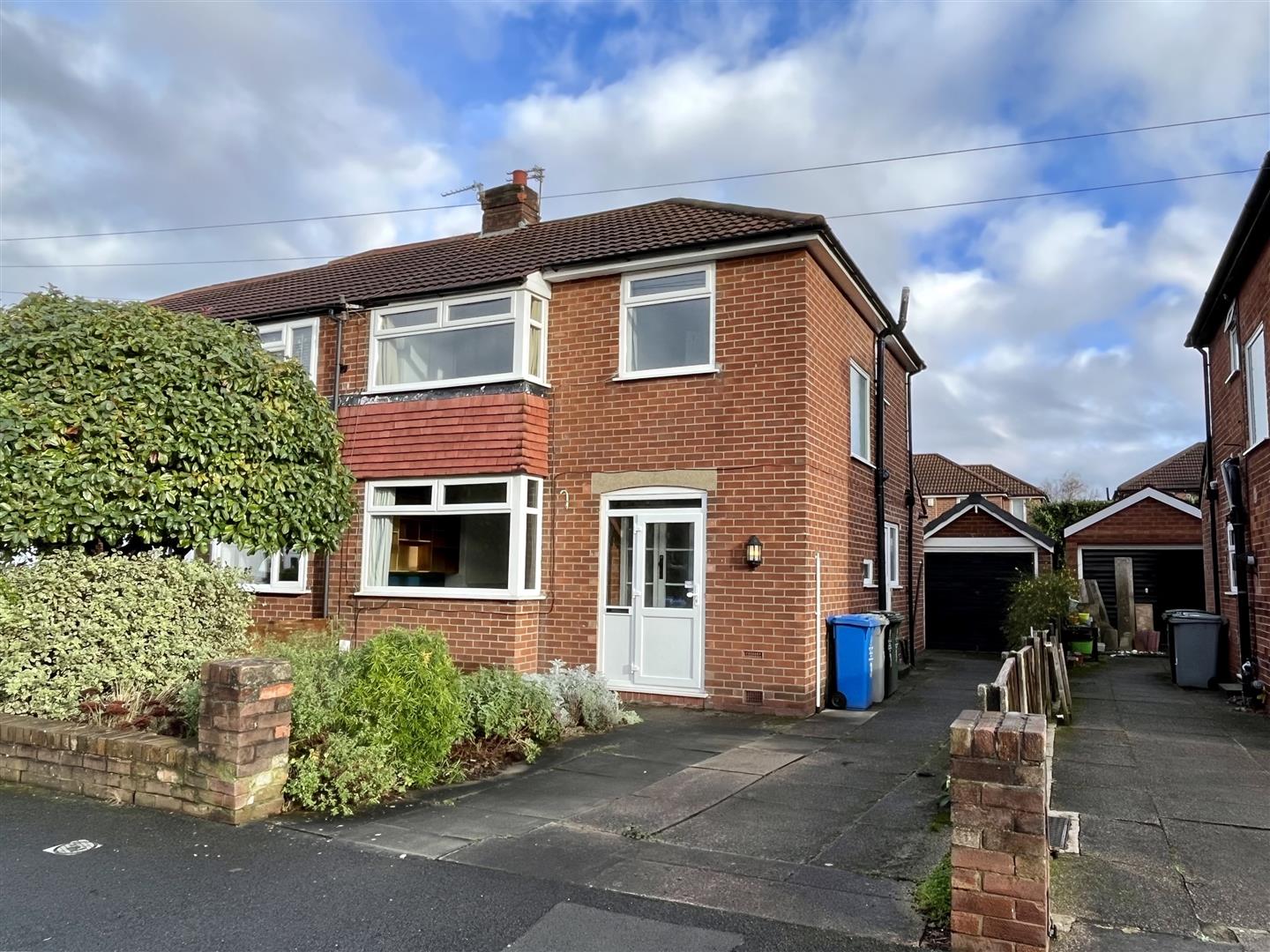 3 Bed Semi Detached House To Rent In Wenlock Road Sale Ref 562092