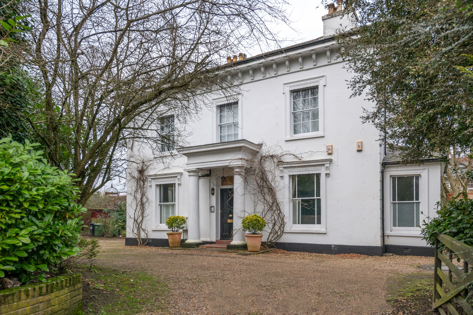 2 bed apartment for sale in London Road, Reigate, RH2 | Halliwell Marks