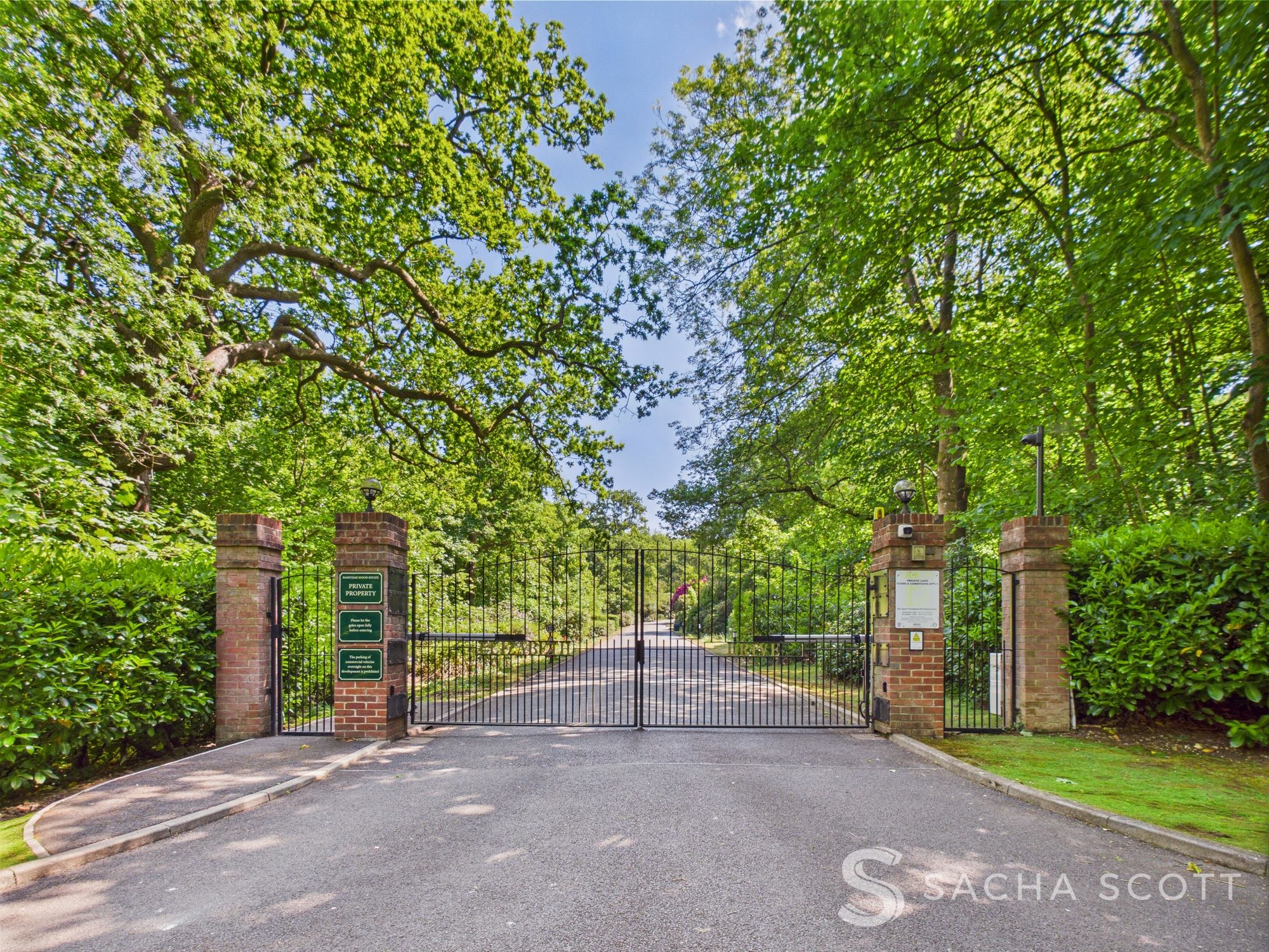 2 bed apartment for sale in Elizabeth Drive, Elizabeth House Elizabeth Drive, SM7 (ref: e1f975d9 ...