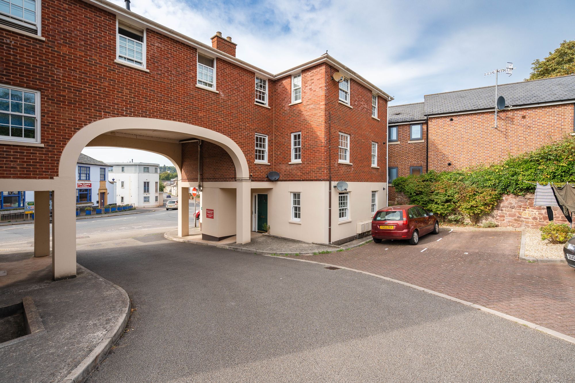 Properties to rent in Crediton | Helmores