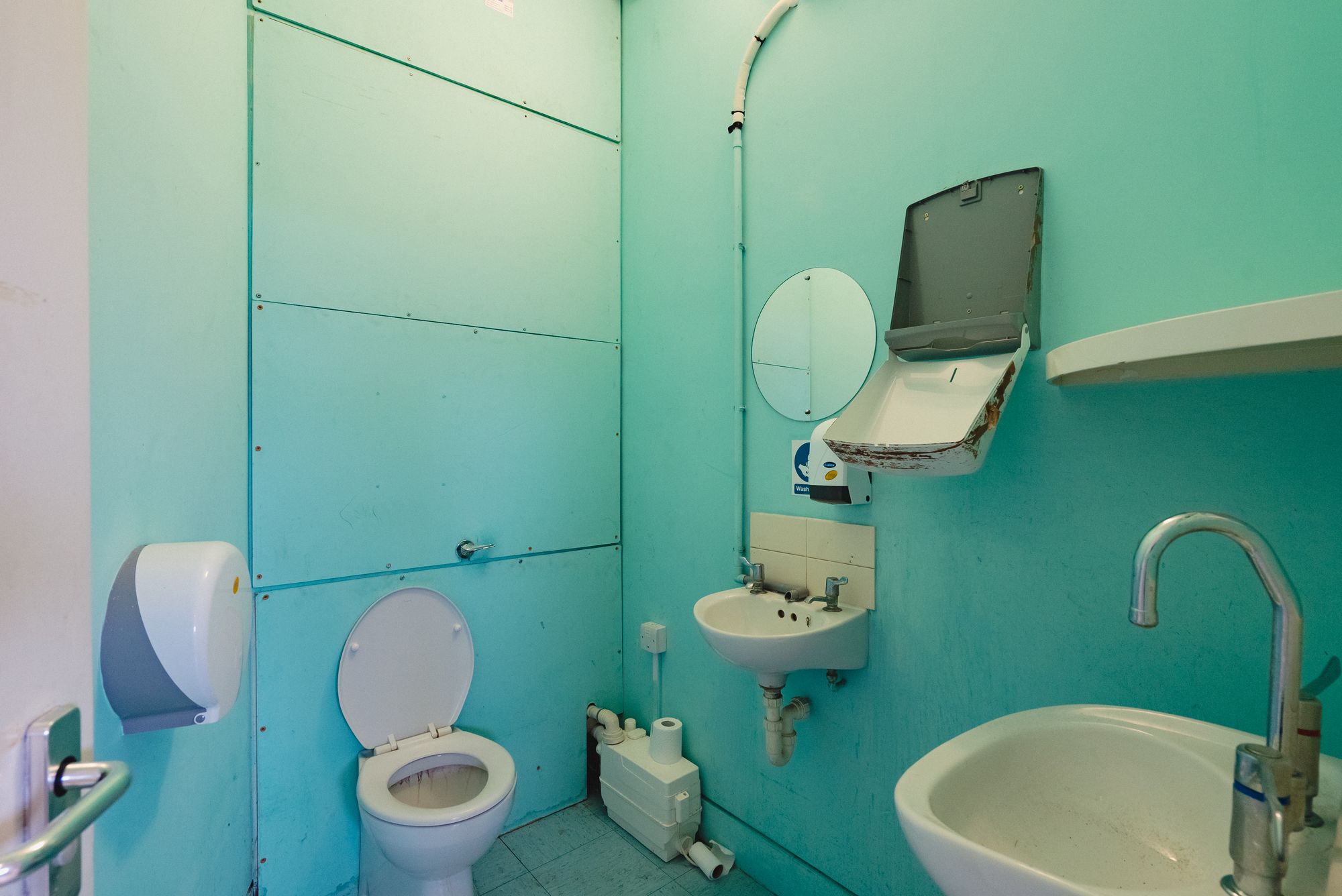 2 bed detached bungalow for sale in Brook Lodge, Threshers, Crediton ...