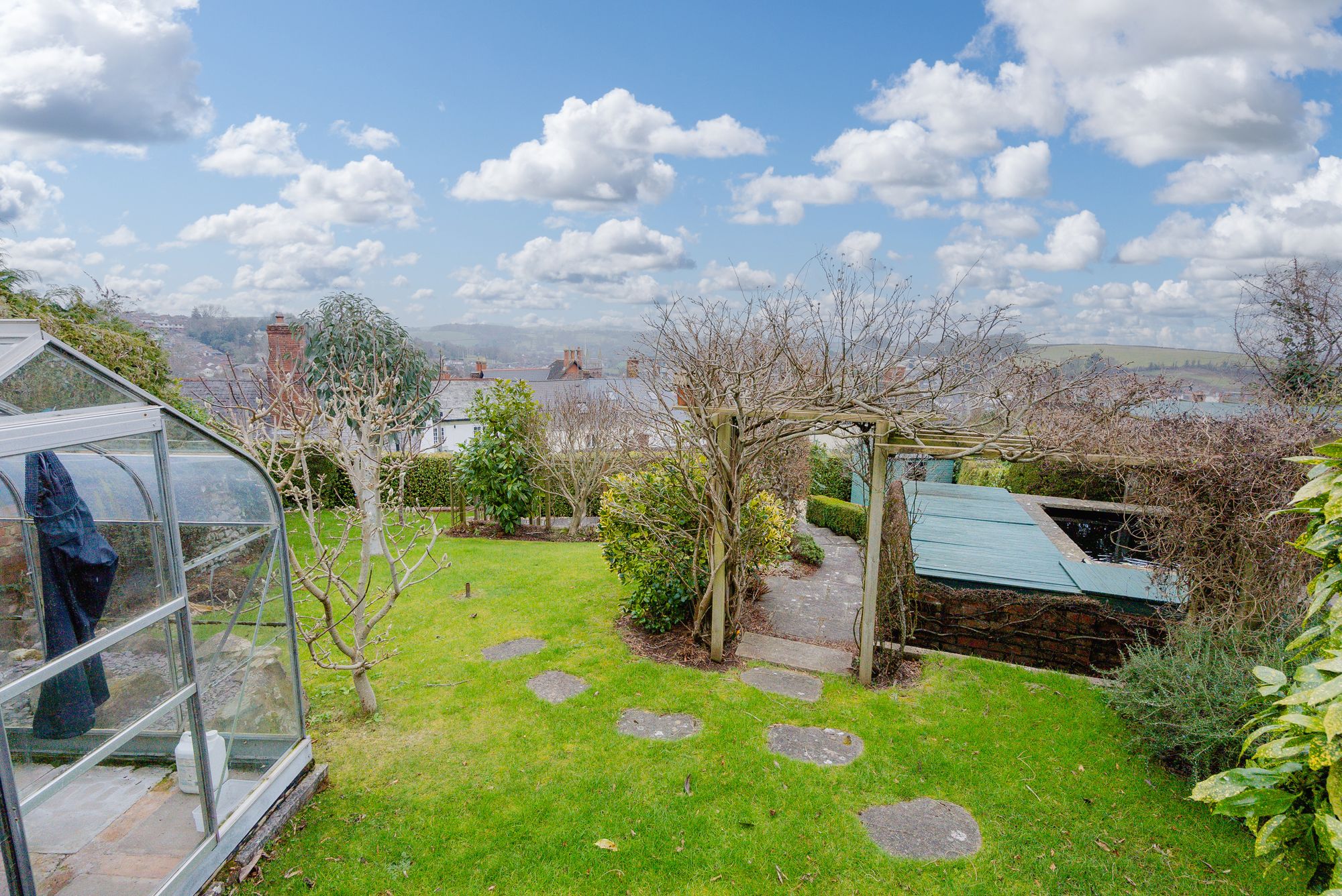 2 bed detached bungalow for sale in Barnfield, Crediton, EX17 (ref ...