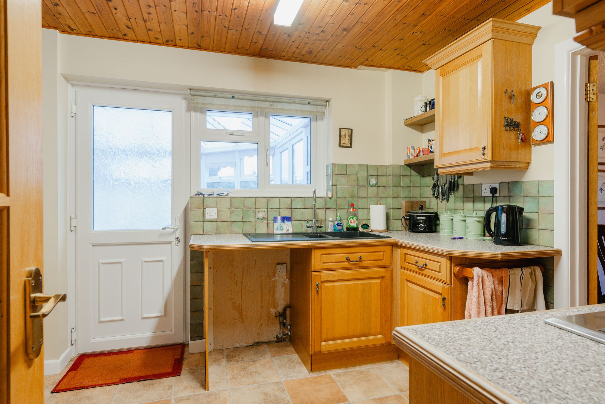 2 bed detached bungalow for sale in Barnfield, Crediton, EX17 (ref ...