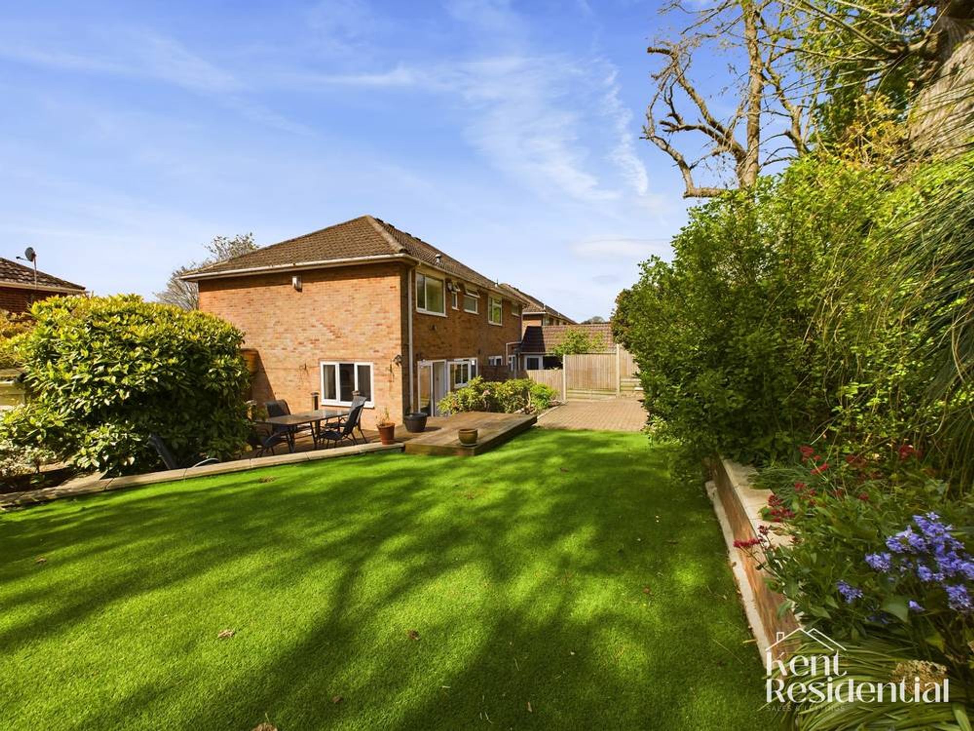 3 bed house for sale in Cobdown Close, Ditton, ME20 (ref: 612191 ...