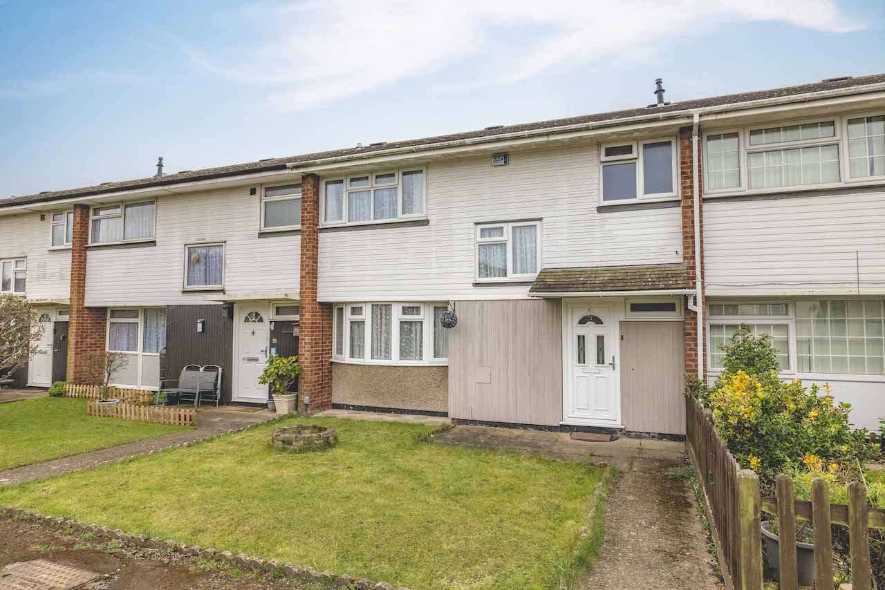 3 bed terraced house for sale in Grange Way, Iver, SL0 (ref: 638820)