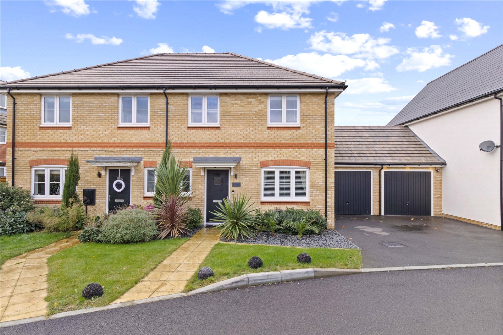 3 Bed Semi Detached House For Sale In Sandpiper Road Chichester Ref