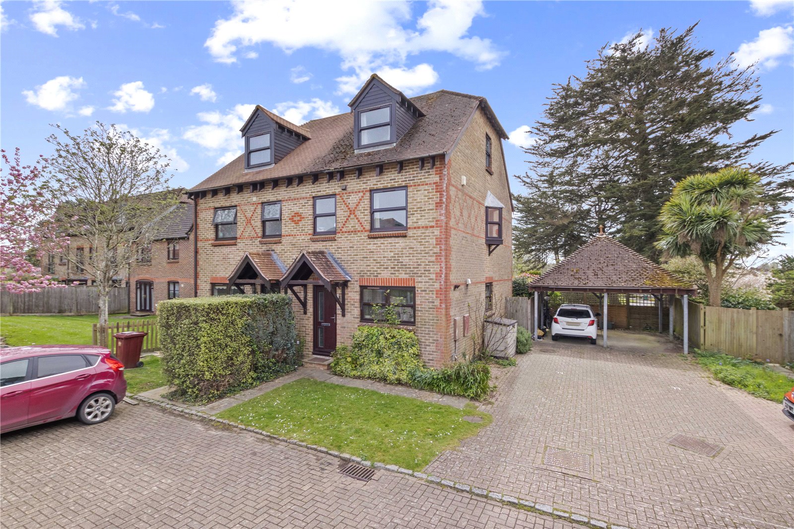 3 Bed Semi Detached House For Sale In Woodlands Lane Chichester Ref