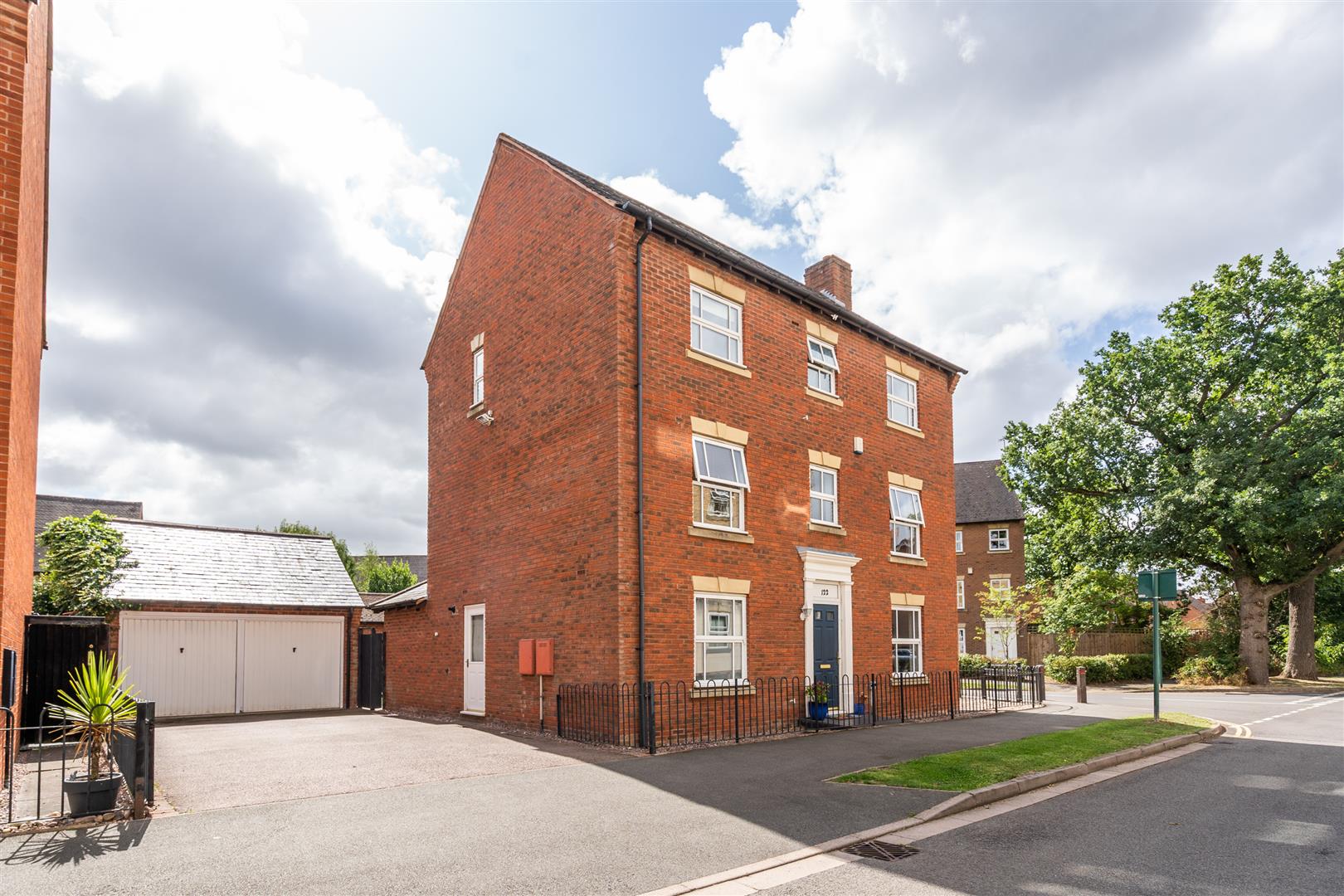 5 bed detached house for sale in Rumbush Lane, Shirley, Solihull (ref ...