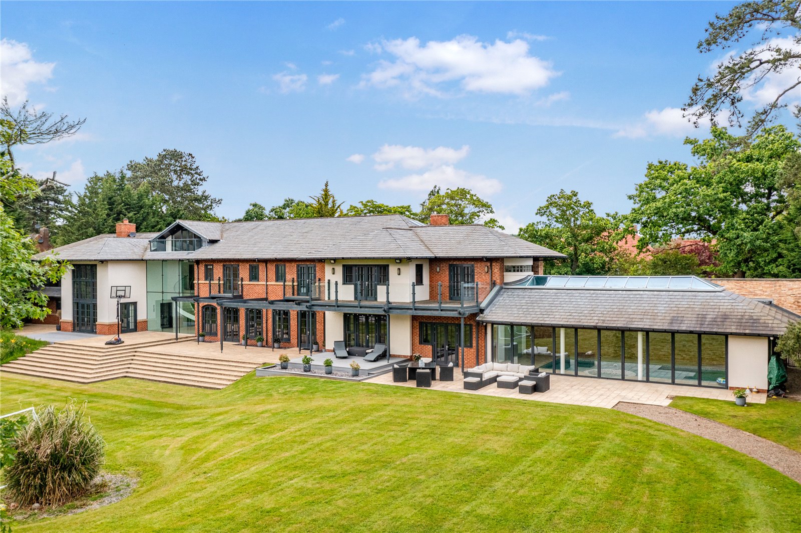 8 bed detached house for sale in Croft Drive, Nunthorpe, TS7 (ref: 594634)