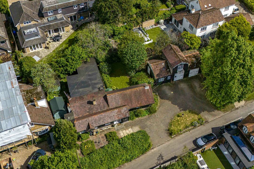 4 Bed Detached Bungalow For Sale In Elm Lane Bourne End Sl8 5pg Ref