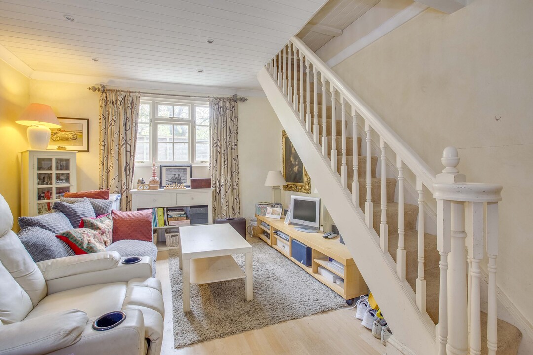 4 Bed Detached Bungalow For Sale In Elm Lane Bourne End Sl8 5pg Ref