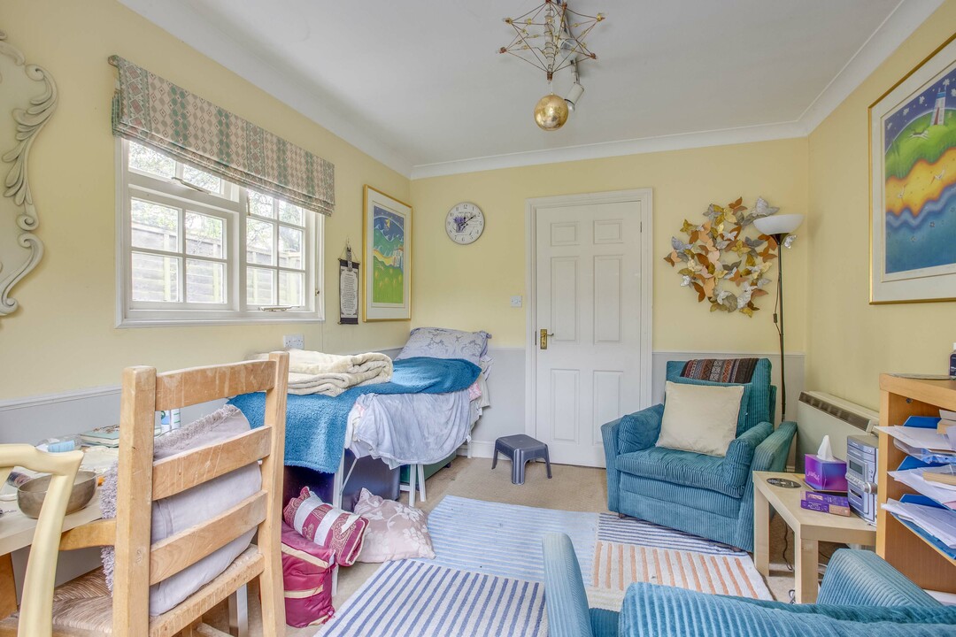 4 Bed Detached Bungalow For Sale In Elm Lane Bourne End Sl8 5pg Ref