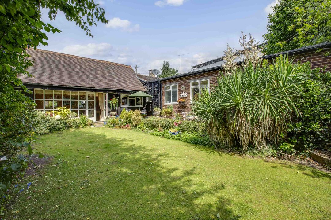 4 Bed Detached Bungalow For Sale In Elm Lane Bourne End Sl8 5pg Ref